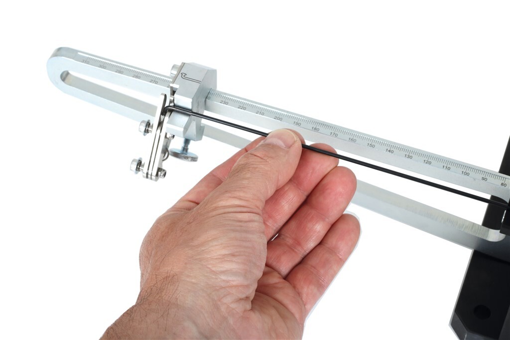 Cyclus spoke thread rolling and shortening machine | Buzaglo